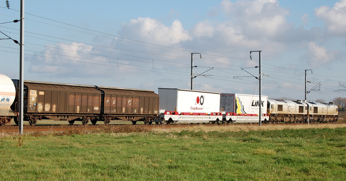 Mit High-Tech Trailer auf die Schiene bringen